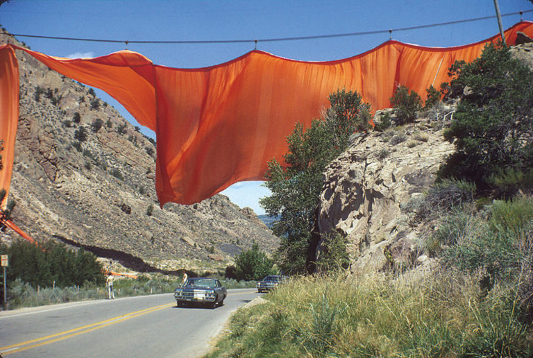 Valley Curtain » revista USINA